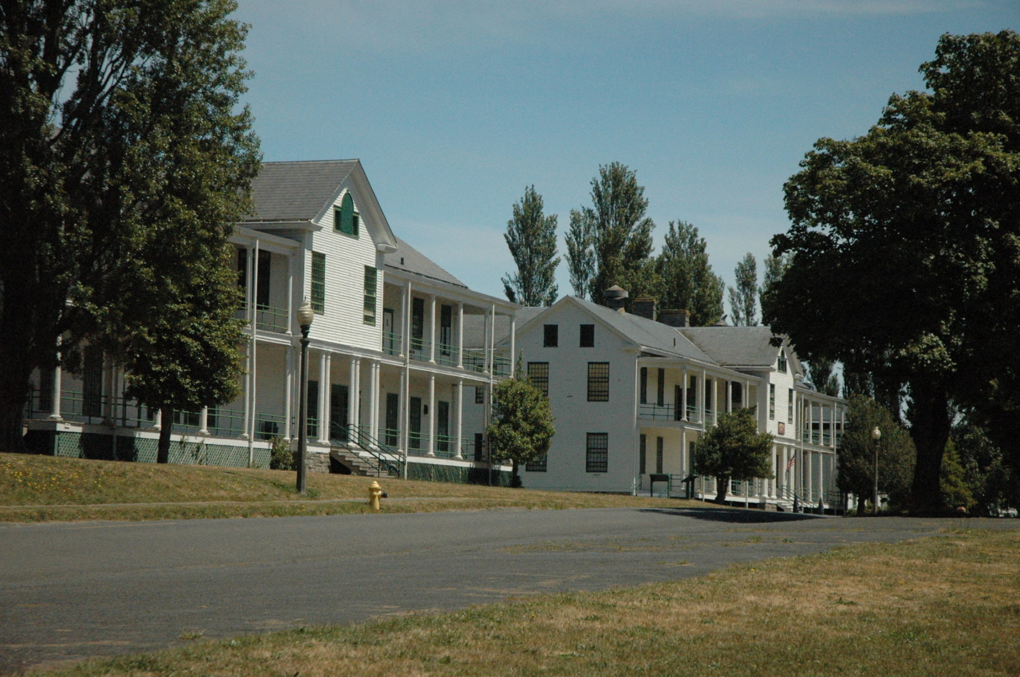 Movie Memories and a Lighthouse – Dorothy Rice Bennett Author